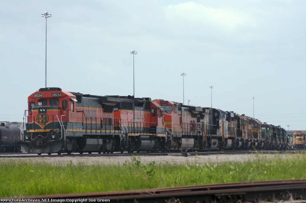 BNSF 8634
